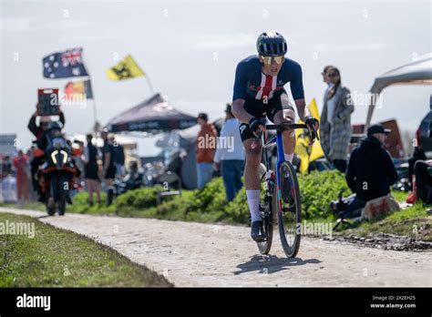 Ashlin Barry Rides Across The Mons En Pévèle Sector In The U19 Paris