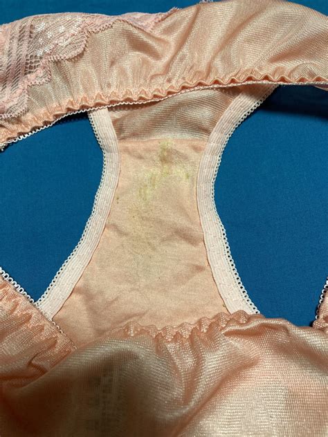 にゃあ💎サブ垢 On Twitter 🍊オレンジのパンティ🍊 オリモノ汚れかなり多め🥺💦 1日着用済み、着用写真付き、発送前に1人エ ッ