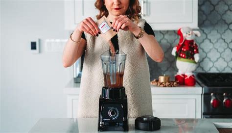 Biodata Lengkap Ari Irham Aktor Yang Ternyata Juga Nge Dj Sejak Usia Muda