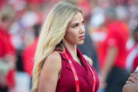 Chiefs Heiress Gracie Hunts Turns Heads In Stunning Outfit At Chiefs