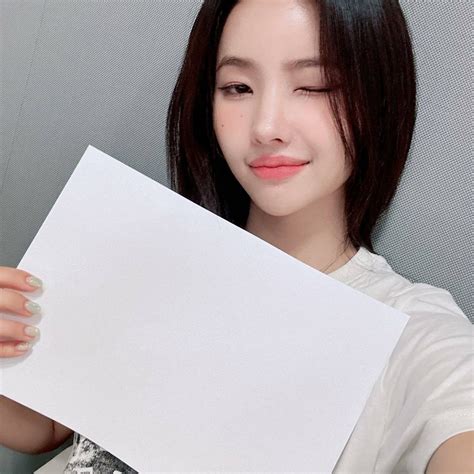 чон соен 🎶 Jeon Soyeon в 2025 г 4 ребенка Дизайн карты Био арт