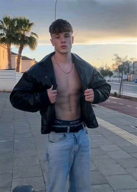 Benjamin Hilton Just Aust In On Tumblr