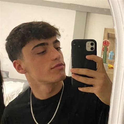 Romen 🇮🇨 Romenss • Threads Say More