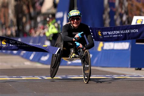 Susannah Scaroni Wins 2025 Boston Marathon Womens Wheelchair Race