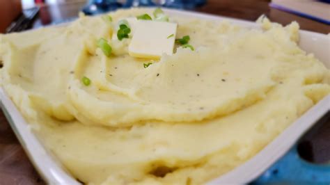 Garlic Roasted Mashed Potatoes The Pink Papaya