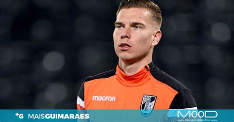 Bencze Pretendido Na Hungria Mais Guimarães