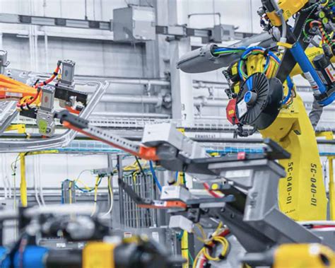 Closure Assembly Systems Innovative Technologies Robotics Automation It Valiant Machine