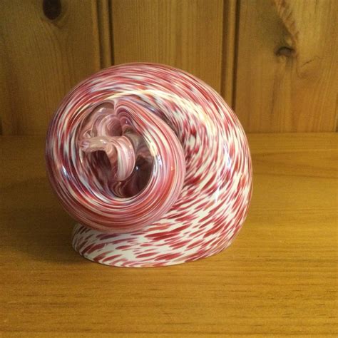 Vintage Wedgwood Art Glass Snail Shell In Dark Pink And White Mottled