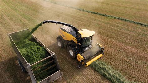Forage Harvesters 476 To 911hp Fr Range New Holland Uk