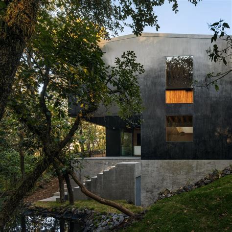 Herchell Arquitectos Creates Courtyard House Cum Hotel In Mexican Forest