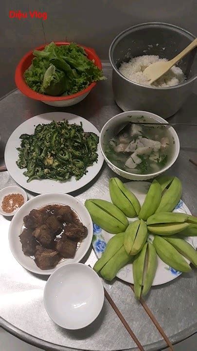 Canh Khoai Sọ Nấu Sườn Non Bạn Hãy để Tay Khô Và đeo Bao Tay Khi Gọt Sẽ Không Bị Ngứa Youtube