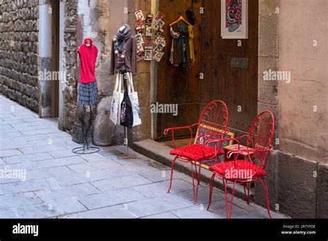 Extraordinary Boutiques Shops And Stores Where Sell Clothes And