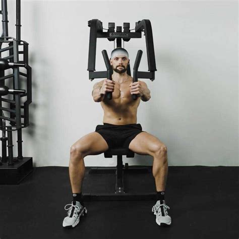 Titan Fitness Plate Loaded Pec Fly And Reverse Delt Machine Rated 300 Lb Upper Body Specialty