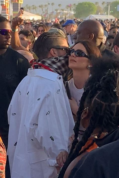 See Kendall Jenner And Bad Bunnys Coachella Pda Photo
