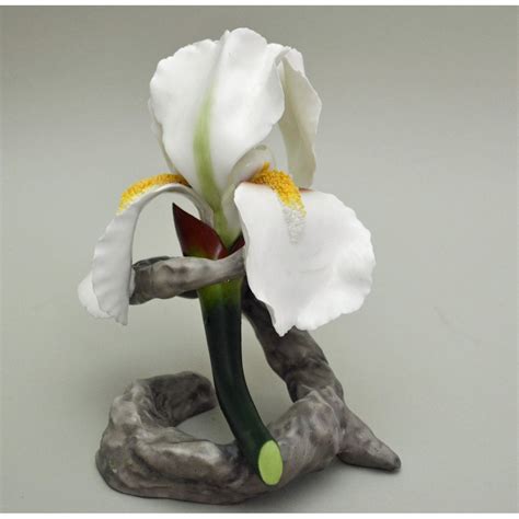 Boehm Porcelain Pontiff Iris Floral Sculpture 1982