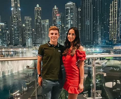 Maak Kennis Met Oumi Rayane De Vrouw Van Wielrenner Remco Evenepoel