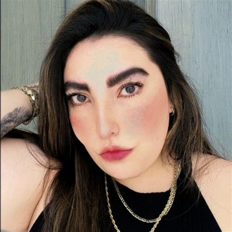 Fer Gonzalez فرناندا Feebgonzalez Snapchat Stories Spotlight And Lenses