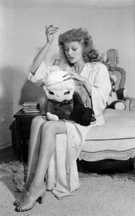 Rita Hayworth Dazzling Photos Of The Pin Up Icon