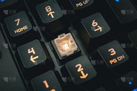 背光机械键盘数字按键细节拍摄。 背光机械键盘数字按键细节拍摄。