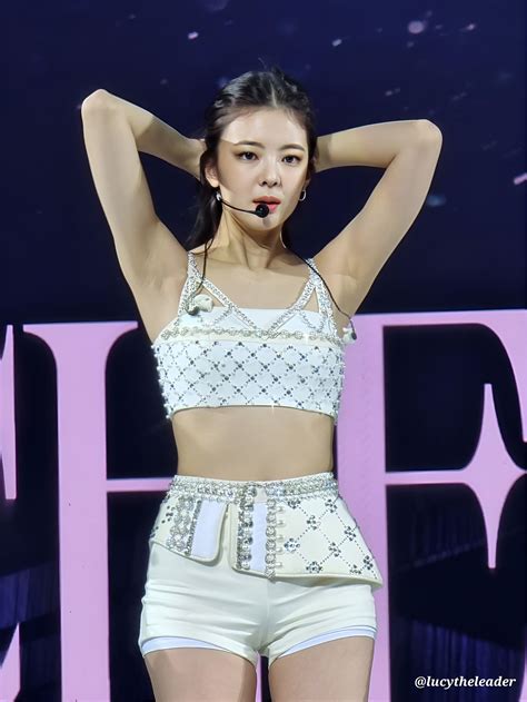 Jung Eun Bi Asian Hotties Itzy Kpop Girls Armpits Singer Quick Circle