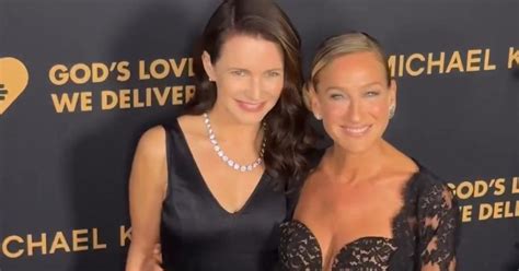 لم شمل ممثلي Sex And The City خلال تكريم سارة جيسيكا باركر Et بالعربي