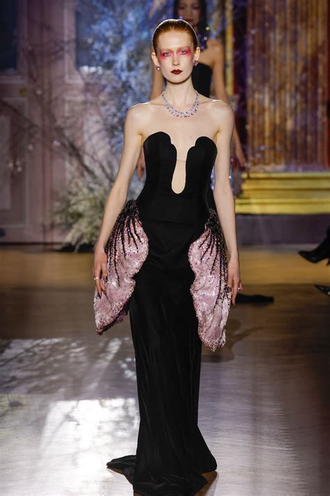 Couture Spring 2023 Trend Waist [photos]