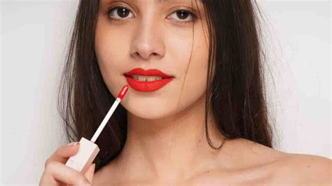 Red Glitter Lipstick Discover The Best Brands Crankiewomen