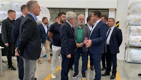 Ahmeti Me Bashkëpunëtorë Vizitë Tek Devollët Në Fabrikën Comodita” Në Gjakovë Ina Online