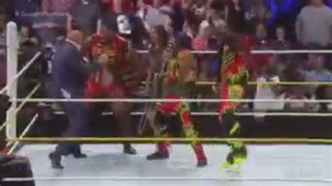 Video Triple H And Stephanie Mcmahon Dance With The New Day Cageside Seats