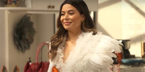 Icarly Reboot Trailer Reintroduces Fans To Miranda Cosgroves Web Star