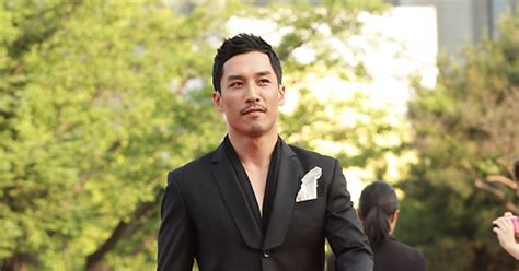 [포토엔]지현준 카리스마 넘치는 등장 더 뮤지컬 어워즈