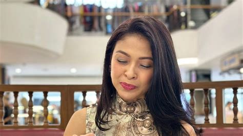 Tips Gaya Hidup Sehat Ala Puteri Indonesia Pertama Indira Sudiro