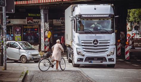 Chaos In Altona Ampel Aus Menschen Fürchten Um Ihr Leben Mopo
