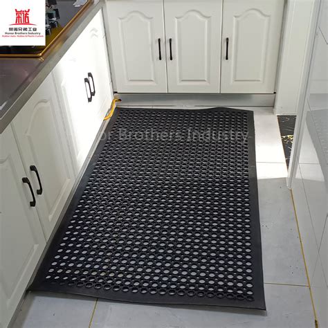 Rubber Flooring Kitchen