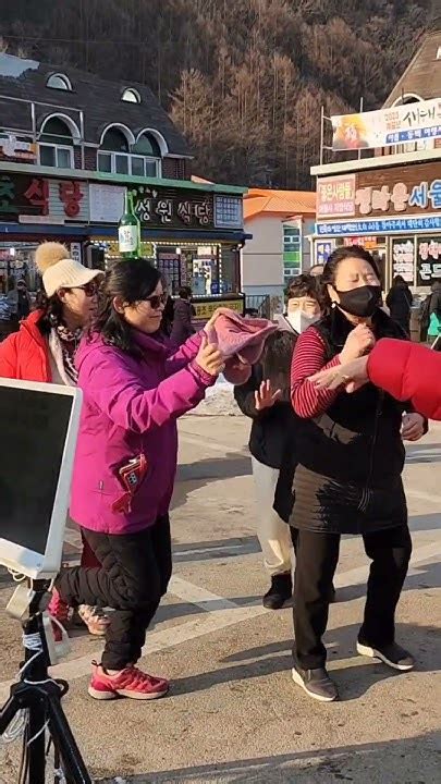 뚱단지품바 ~♡ㅋ ㅋㅋㅋㅋ 😆 😆 푸하하하 😁 💘 앗싸 아주머니 ㅋ 조심하이소 ㅋㅋ 😂 Youtube