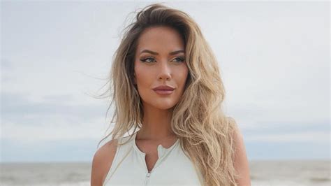 Paige Spiranac Goes Braless And Shows Off Toned Abs As She Reveals