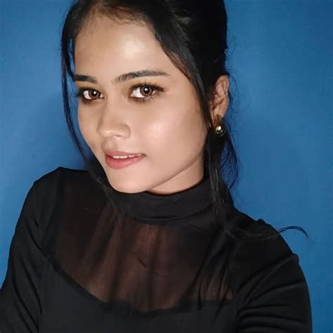 Rima Rima Hazra • Threads Say More