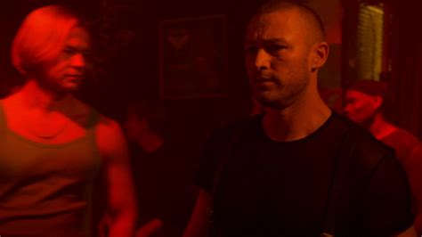 Auscaps Jake Mclaughlin Shirtless In Quantico 3 03 Hells Gate