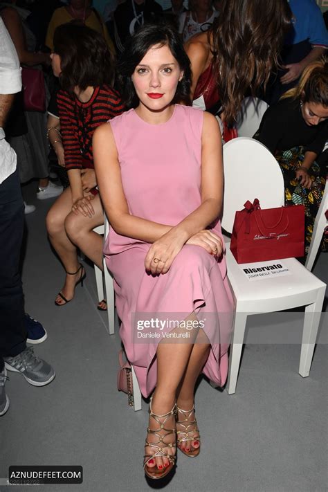 Annabel Scholey Feet Aznudefeet