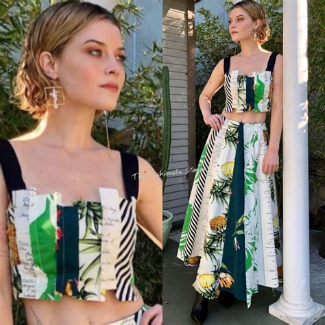 Instagram Style Sarah Jones In Oscar De La Renta To Promote For All