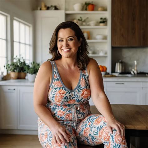 Stylish Curvy Mom Outfits Ideas For Every Occasion