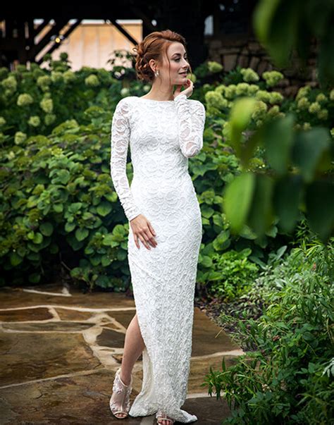 Flirty Styles For Short Hair Bride In Slit Dress Southern Bride