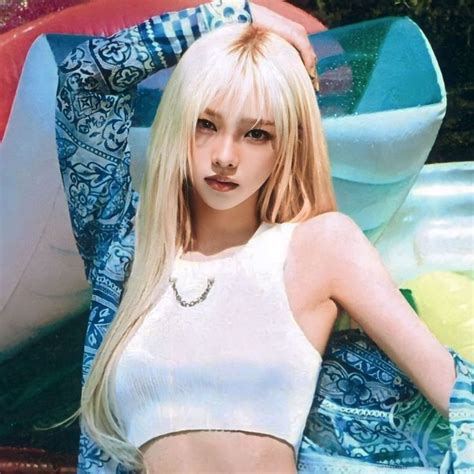 Pin By Sargun On ғᴀɴᴄᴀᴍs ᴋᴘᴏᴘ Korean Girl Karina Gorgeous Women