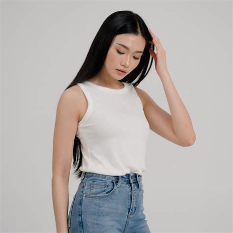Jual Chloe Top Basic Tank Top Wanita Round Neck Rib Knit Premium Atasan Tanpa Lengan Inner