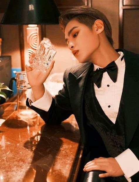 Ghim Của ˗ˏˋ ★ 𝐤𝐫𝐢𝐬 ★ ˎˊ˗ Trên I D O L S Tạo Dáng Mùa Hè