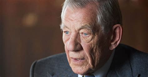 Un Cunoscut Actor Britanic Dă De Pământ Cu Cel Mai Longeviv Monarh Al Marii Britanii „elisabeta