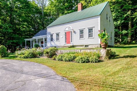 C1820 Maine Colonial Home For Sale On 3 Acres Under 420k Country