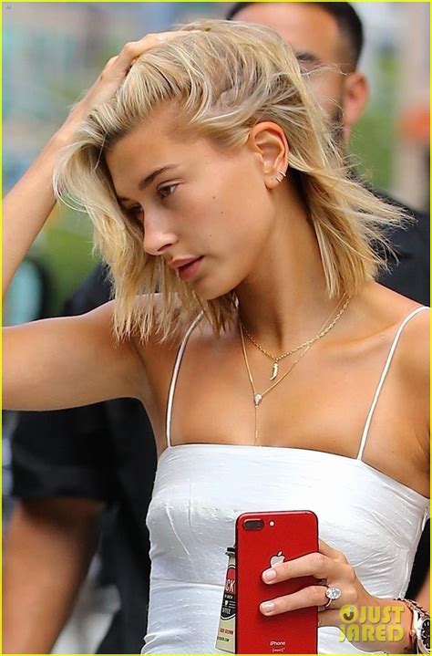 Hailey Baldwin Goes Makeup Free For Morning Coffee Run Photo 4126992 Photos Just Jared