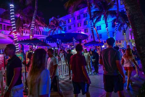 Miami Beach Impõe Choque De Ordem Para Acabar Com O Descontrole Das