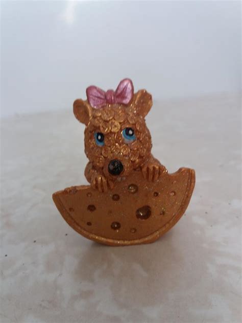 Статуэтка мышка с сыром — цена 100 грн в каталоге Статуэтки Купить товары для дома и быта по